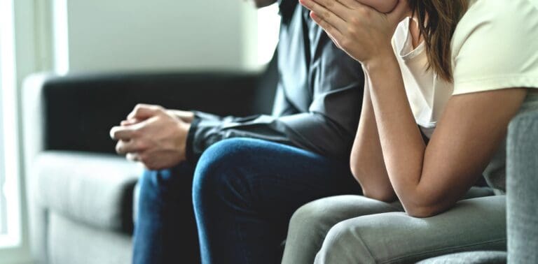 Emotionally unavailable: Meaning, signs, and how to heal | therapist.com